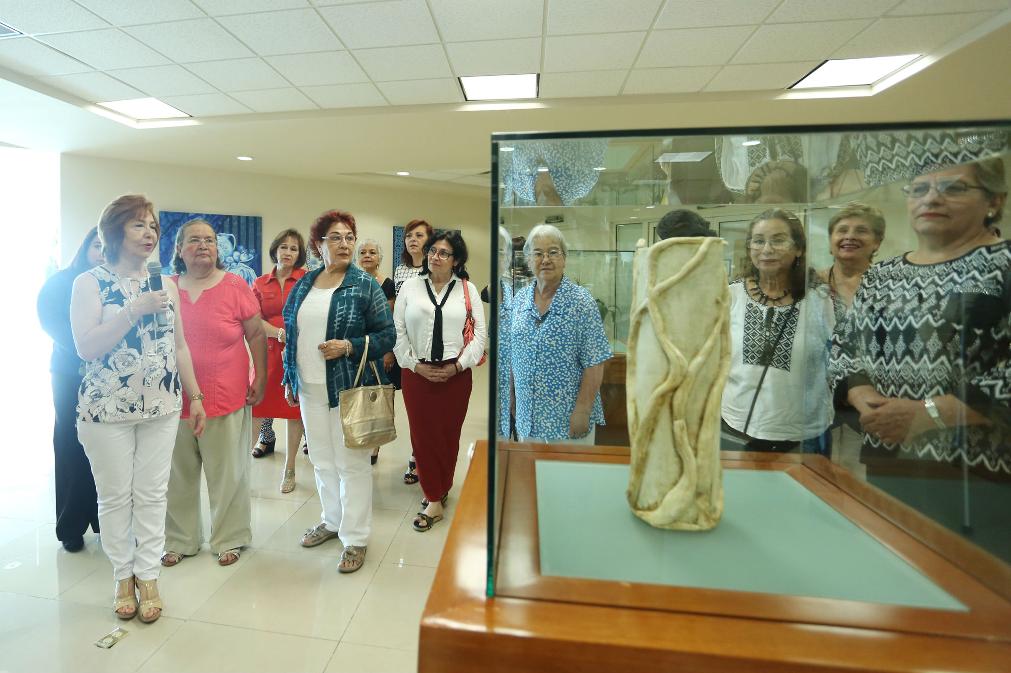 Celia Treviño cultiva “Fragmentos del Arca” en arte plástica ...