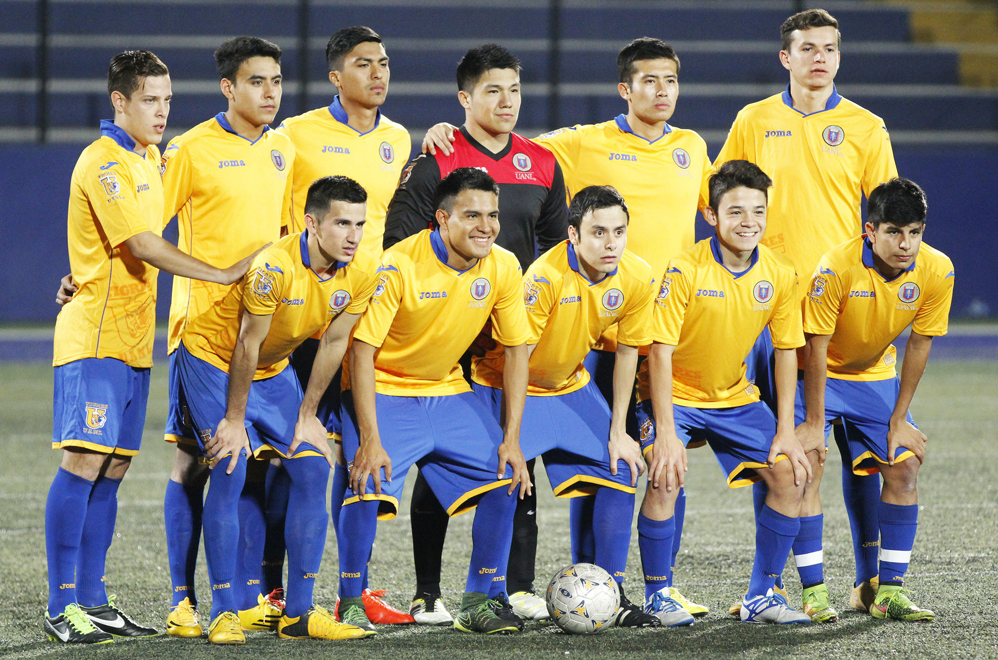 Dan primer zarpazo en futbol varonil - Universidad Autónoma de Nuevo León