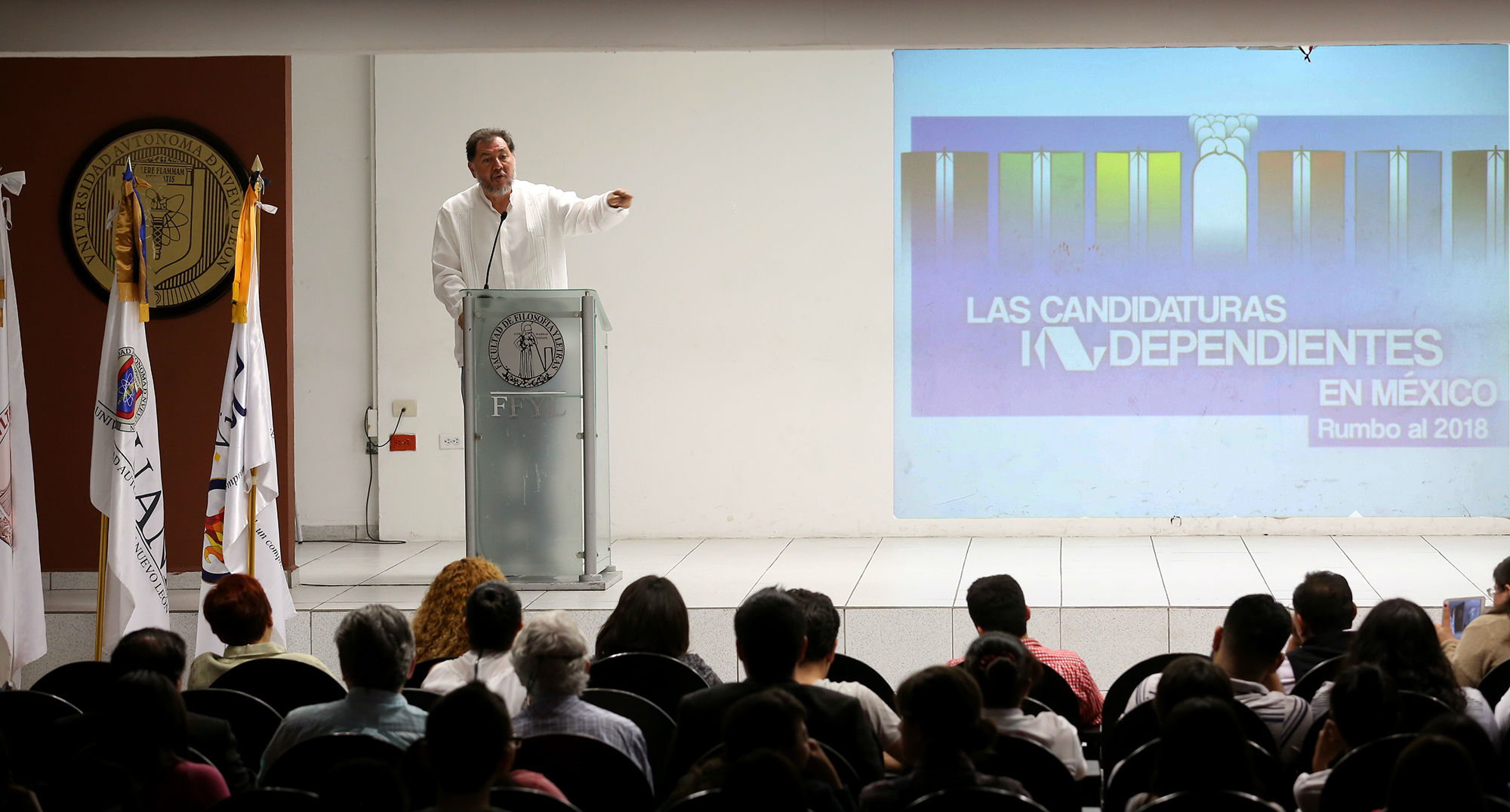 Exigen sociedad informada y crítica - Universidad Autónoma de Nuevo León