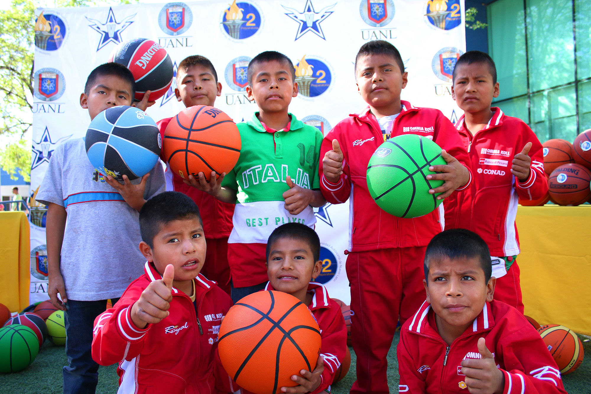 Tendrían Niños Triqui piel de Tigre - Universidad Autónoma de Nuevo León