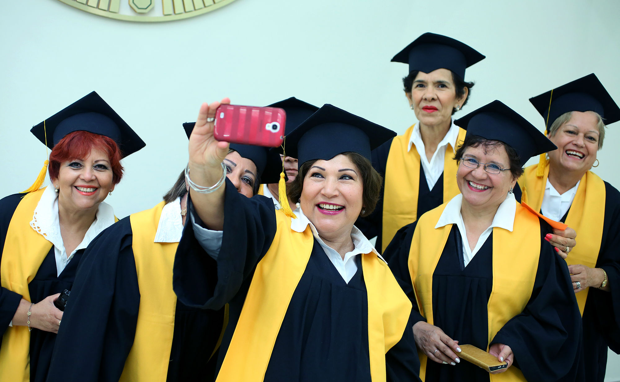 Se gradúan de la Universidad para los Mayores - Universidad Autónoma de ...